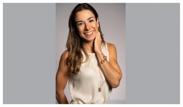 A HISTÓRIA POR TRÁS DOS SINTOMAS APRESENTA MICHELE BRITO ESTREANDO COMO ESCRITORA